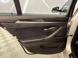 Grey BMW 520 2012 in Marijampole, with an engine capacity of 2.00 L and mileage of 339 thousand km for 8450 €, photo 22 on AUTOMOTO.COM.LV