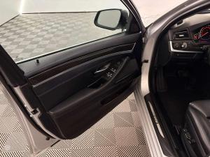 Grey BMW 520 2012 in Marijampole, with an engine capacity of 2.00 L and mileage of 339 thousand km for 8450 €, photo 28 on AUTOMOTO.COM.LV