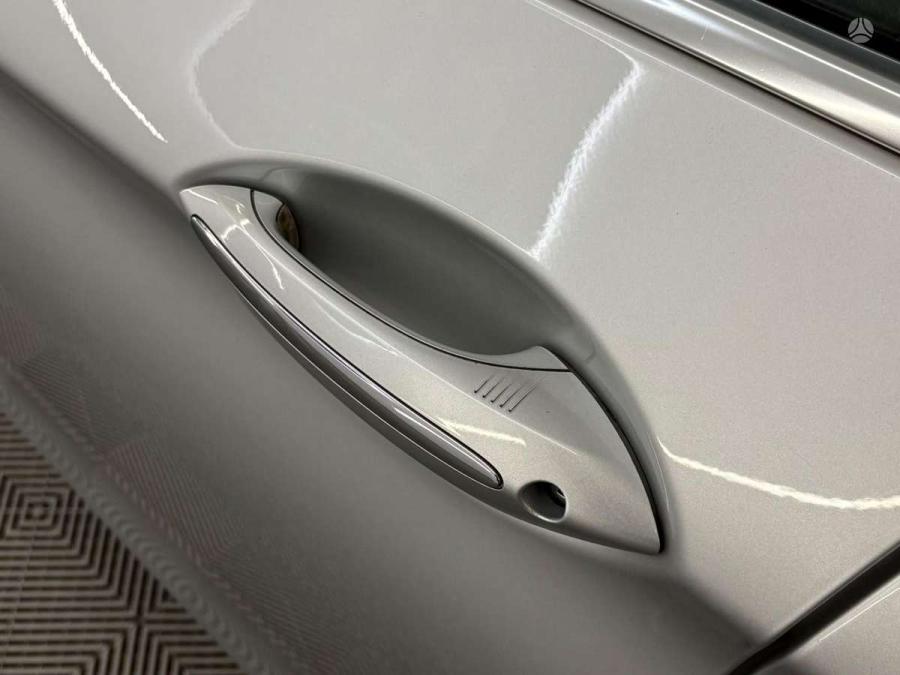 Grey BMW 520 2012 in Marijampole, with an engine capacity of 2.00 L and mileage of 339 thousand km for 8450 €, photo 33 on AUTOMOTO.COM.LV
