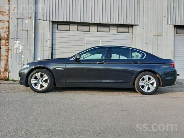 Grey BMW 520 2012 in Riga, with an engine capacity of 2.00 L and mileage of 212 thousand km for 9600 €, photo 5 on AUTOMOTO.COM.LV