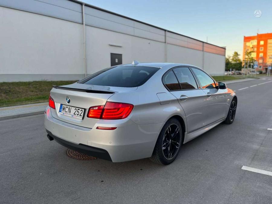 Grey BMW 520 2012 in Klaipeda, with an engine capacity of 2.00 L and mileage of 329 thousand km for 9000 €, photo 5 on AUTOMOTO.COM.LV
