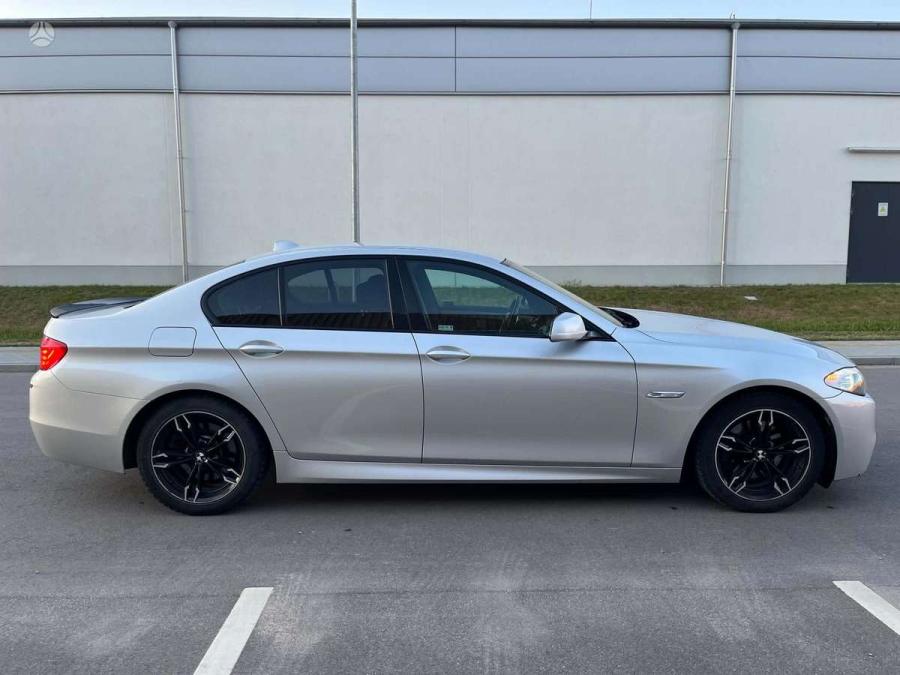 Grey BMW 520 2012 in Klaipeda, with an engine capacity of 2.00 L and mileage of 329 thousand km for 9000 €, photo 6 on AUTOMOTO.COM.LV