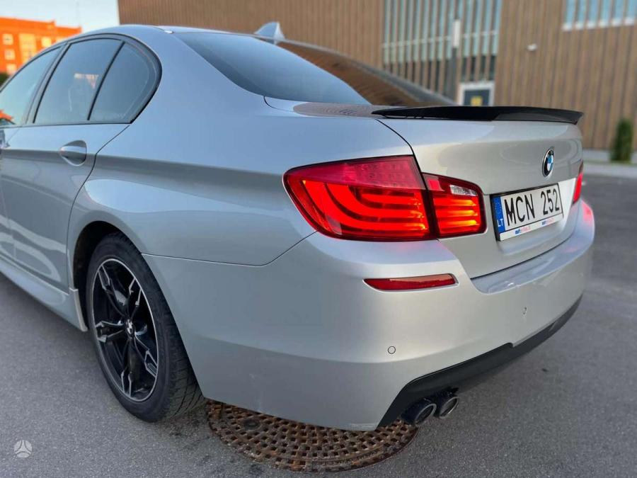 Grey BMW 520 2012 in Klaipeda, with an engine capacity of 2.00 L and mileage of 329 thousand km for 9000 €, photo 10 on AUTOMOTO.COM.LV