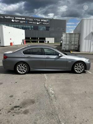 Grey BMW 520 2012 in Vilnius, with an engine capacity of 2.00 L and mileage of 323 thousand km for 9700 €, photo 4 on AUTOMOTO.COM.LV