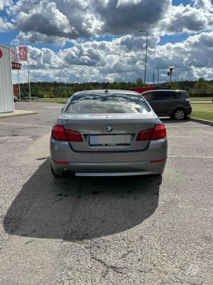 Grey BMW 520 2012 in Vilnius, with an engine capacity of 2.00 L and mileage of 323 thousand km for 9700 €, photo 6 on AUTOMOTO.COM.LV