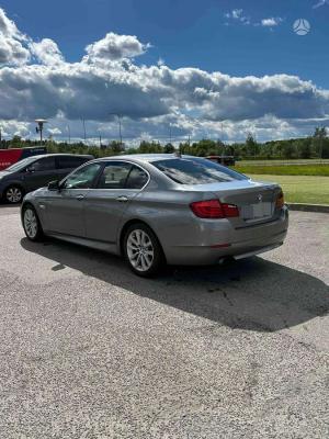 Grey BMW 520 2012 in Vilnius, with an engine capacity of 2.00 L and mileage of 323 thousand km for 9700 €, photo 7 on AUTOMOTO.COM.LV
