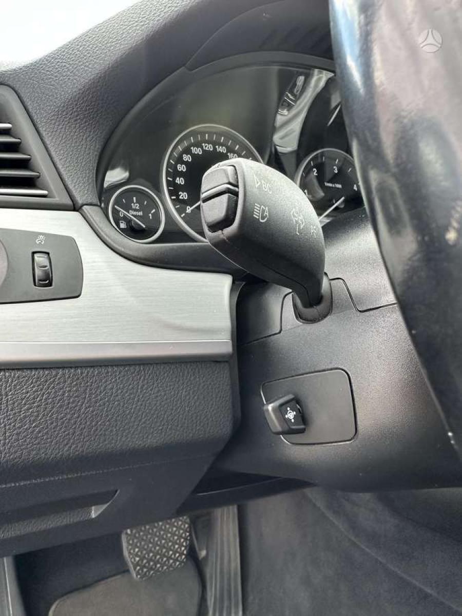 Grey BMW 520 2012 in Vilnius, with an engine capacity of 2.00 L and mileage of 323 thousand km for 9700 €, photo 13 on AUTOMOTO.COM.LV