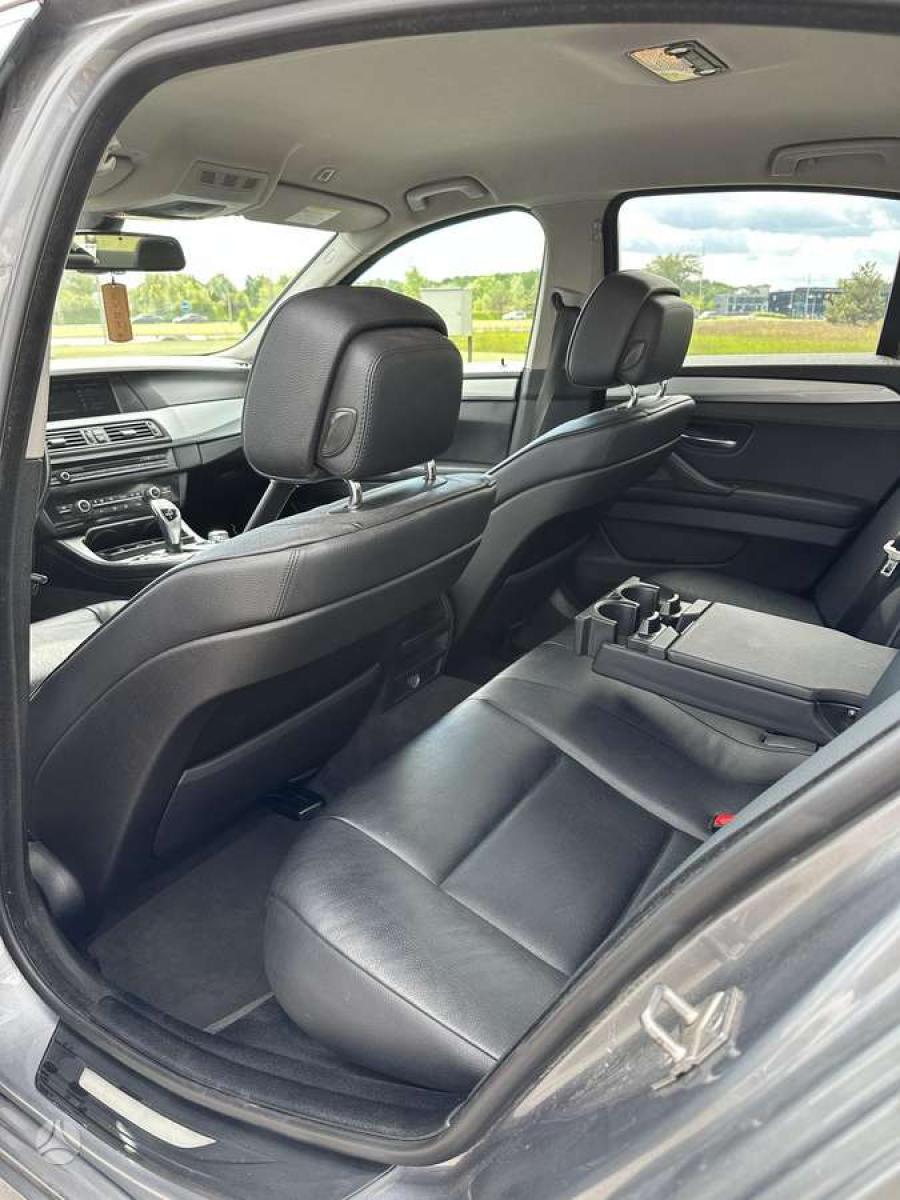 Grey BMW 520 2012 in Vilnius, with an engine capacity of 2.00 L and mileage of 323 thousand km for 9700 €, photo 15 on AUTOMOTO.COM.LV