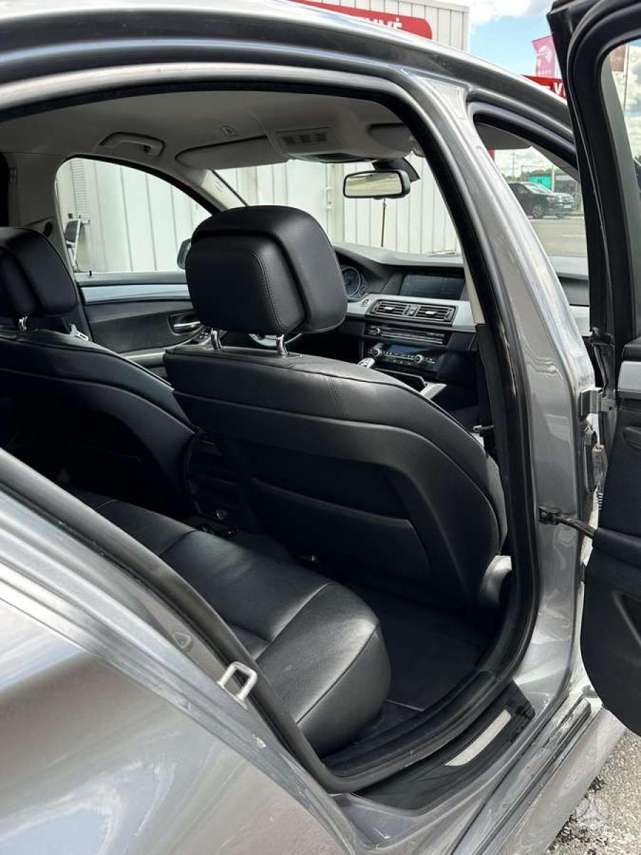 Grey BMW 520 2012 in Vilnius, with an engine capacity of 2.00 L and mileage of 323 thousand km for 9700 €, photo 17 on AUTOMOTO.COM.LV