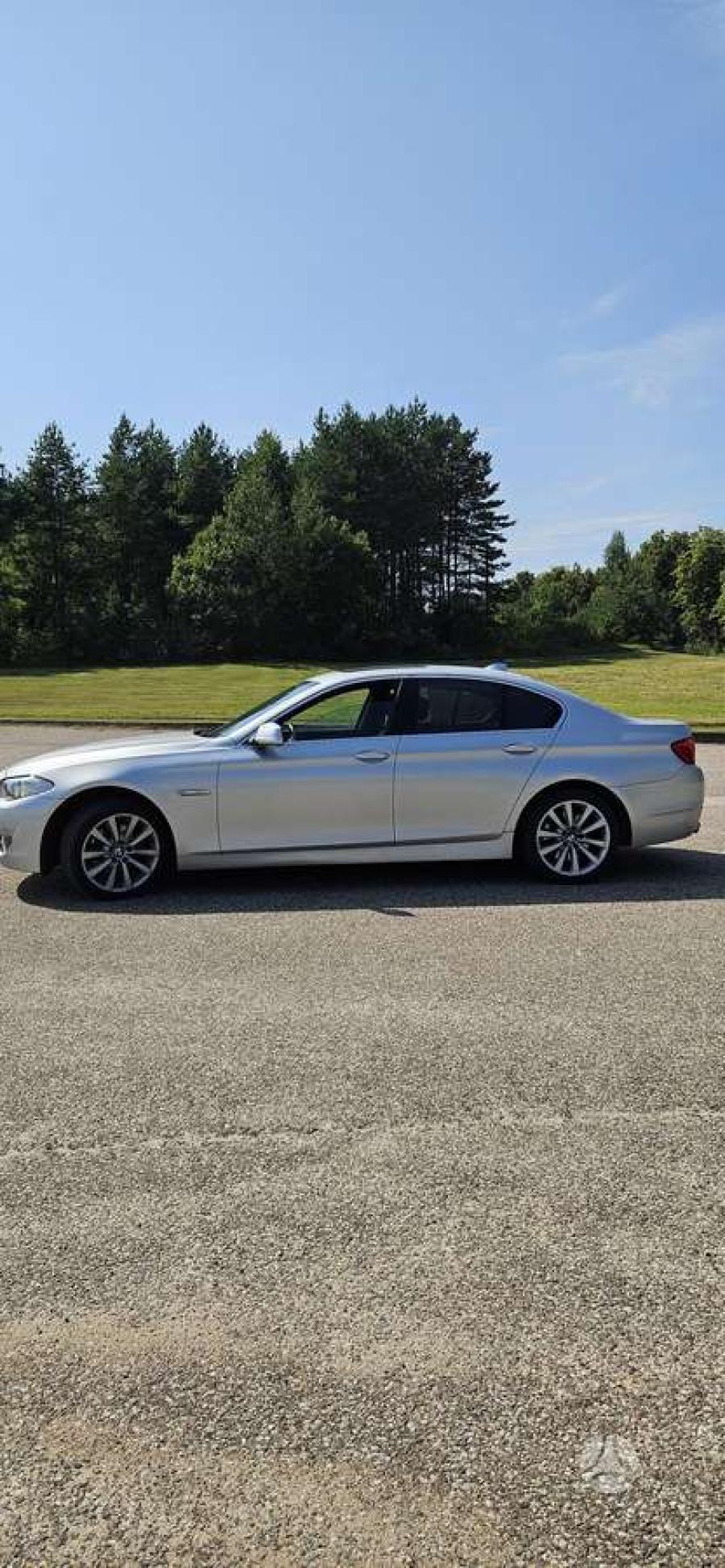 Grey BMW 520 2012 in Vilnius, with an engine capacity of 2.00 L and mileage of 274 thousand km for 8190 €, photo 6 on AUTOMOTO.COM.LV