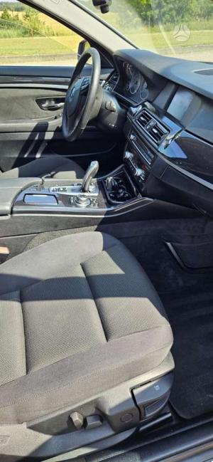 Grey BMW 520 2012 in Vilnius, with an engine capacity of 2.00 L and mileage of 274 thousand km for 8190 €, photo 9 on AUTOMOTO.COM.LV