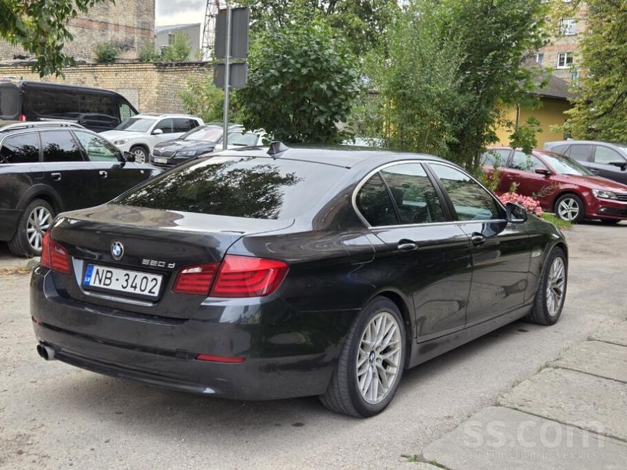 Pelēks BMW 520 2012 Jelgava, ar dzinēja tilpumu 2.00 L un nobraukumu 310 tūkst. km par 6700 €, foto 22 vietnē AUTOMOTO.COM.LV