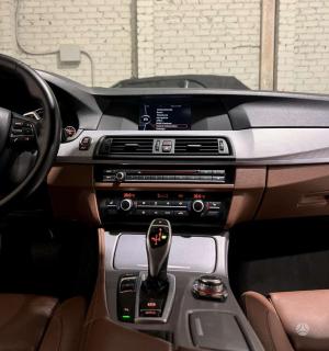 Grey BMW 520 2013 in Klaipeda, with an engine capacity of 2.00 L and mileage of 299 thousand km for 10999 €, photo 29 on AUTOMOTO.COM.LV