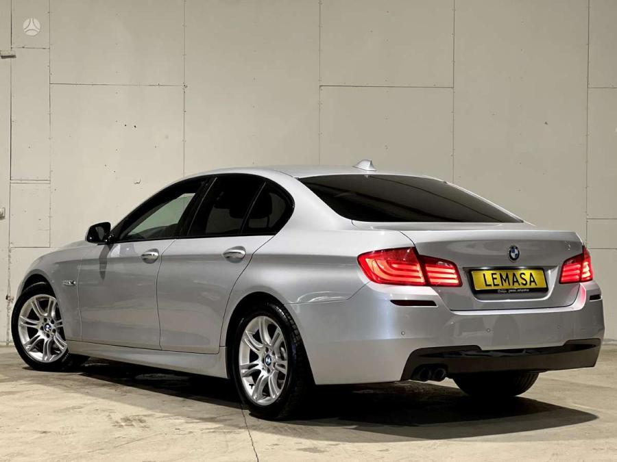 Grey BMW 520 2013 in Klaipeda, with an engine capacity of 2.00 L and mileage of 299 thousand km for 10999 €, photo 32 on AUTOMOTO.COM.LV