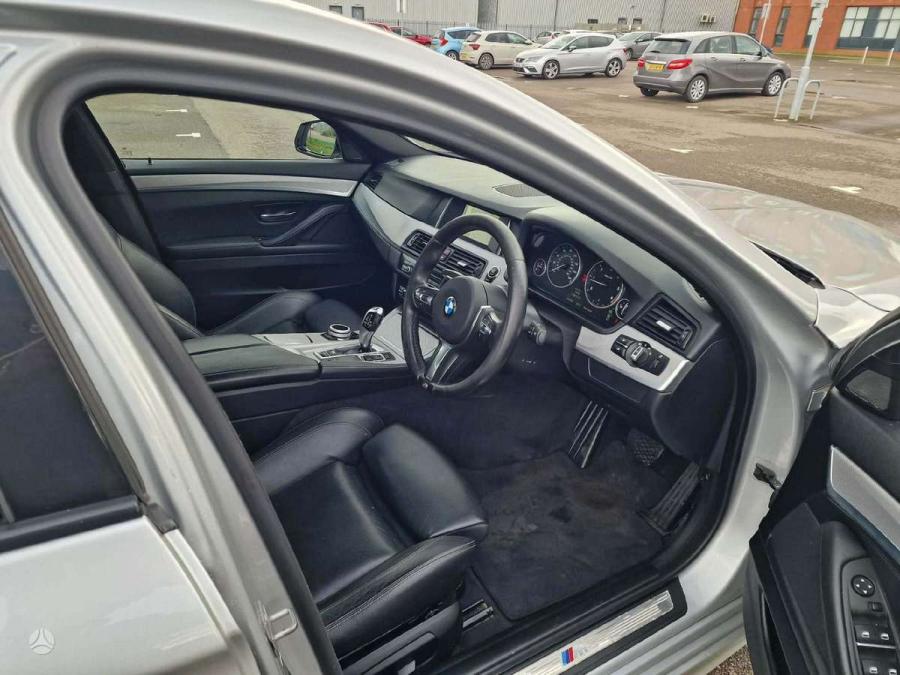 Pelēks BMW 520 2013 Vievis, ar dzinēja tilpumu 2.00 L un nobraukumu 201 tūkst. km par 4300 €, foto 15 vietnē AUTOMOTO.COM.LV