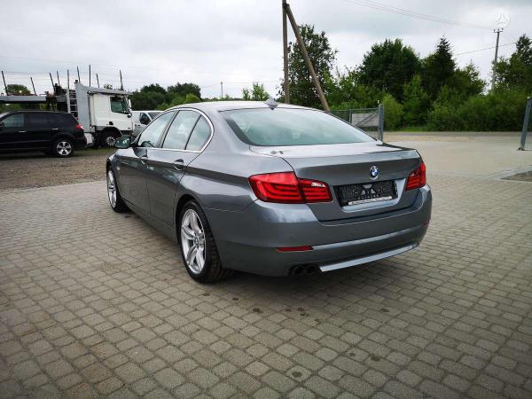 Grey BMW 520 2013 in Radviliskis, with an engine capacity of 2.00 L and mileage of 167 thousand km for 10450 €, photo 3 on AUTOMOTO.COM.LV
