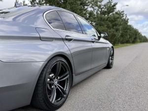 Grey BMW 520 2013 in Klaipeda, with an engine capacity of 2.00 L and mileage of 368 thousand km for 10200 €, photo 13 on AUTOMOTO.COM.LV