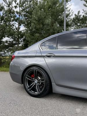 Grey BMW 520 2013 in Klaipeda, with an engine capacity of 2.00 L and mileage of 368 thousand km for 10200 €, photo 14 on AUTOMOTO.COM.LV
