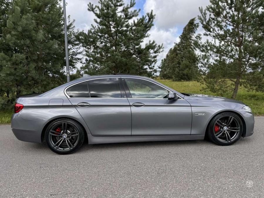 Grey BMW 520 2013 in Klaipeda, with an engine capacity of 2.00 L and mileage of 368 thousand km for 10200 €, photo 15 on AUTOMOTO.COM.LV