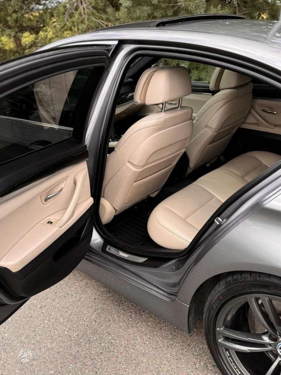 Grey BMW 520 2013 in Klaipeda, with an engine capacity of 2.00 L and mileage of 368 thousand km for 10200 €, photo 18 on AUTOMOTO.COM.LV