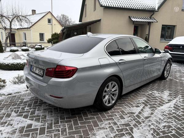 Grey BMW 520 2014 in Raseiniai, with an engine capacity of 2.00 L and mileage of 314 thousand km for 4500 €, photo 3 on AUTOMOTO.COM.LV