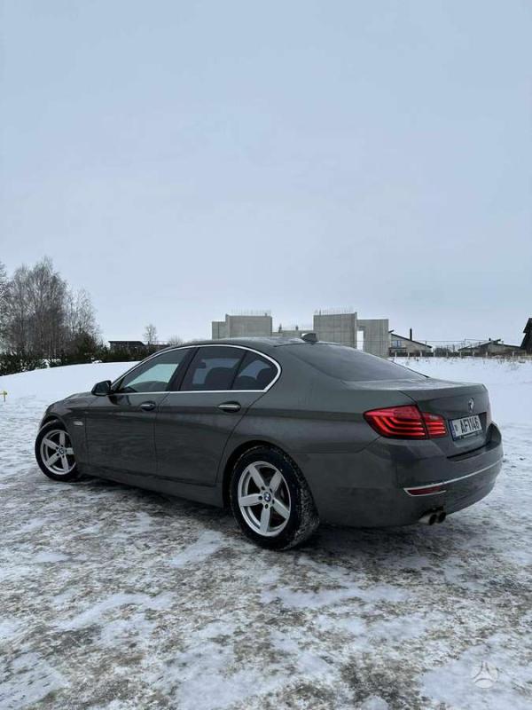 Grey BMW 520 2014 in Marijampole, with an engine capacity of 2.00 L and mileage of 289 thousand km for 11500 €, photo 3 on AUTOMOTO.COM.LV