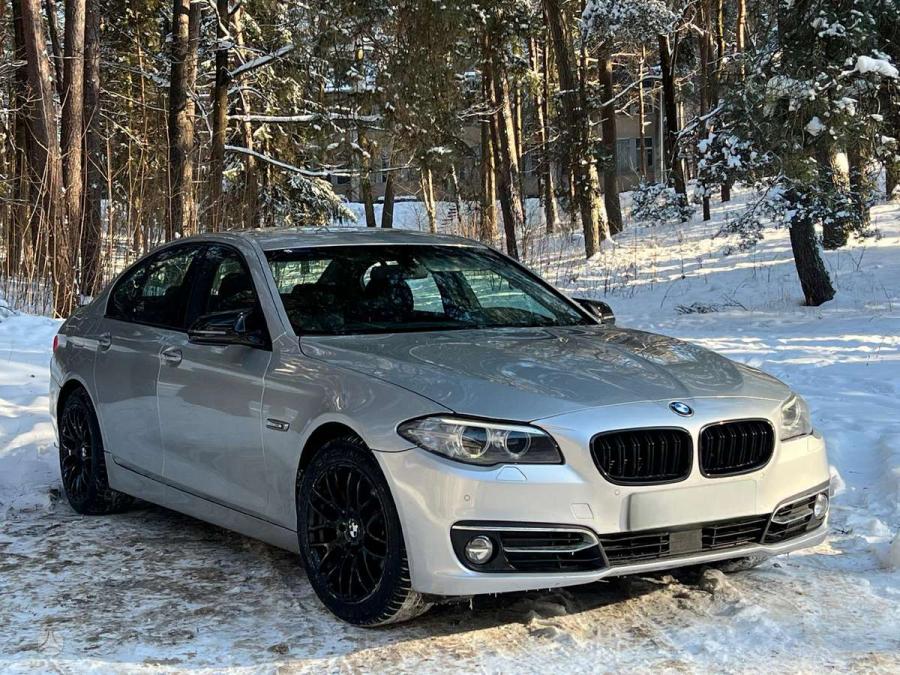 Grey BMW 520 2014 in Vilnius, with an engine capacity of 2.00 L and mileage of 310 thousand km for 9200 €, photo 3 on AUTOMOTO.COM.LV