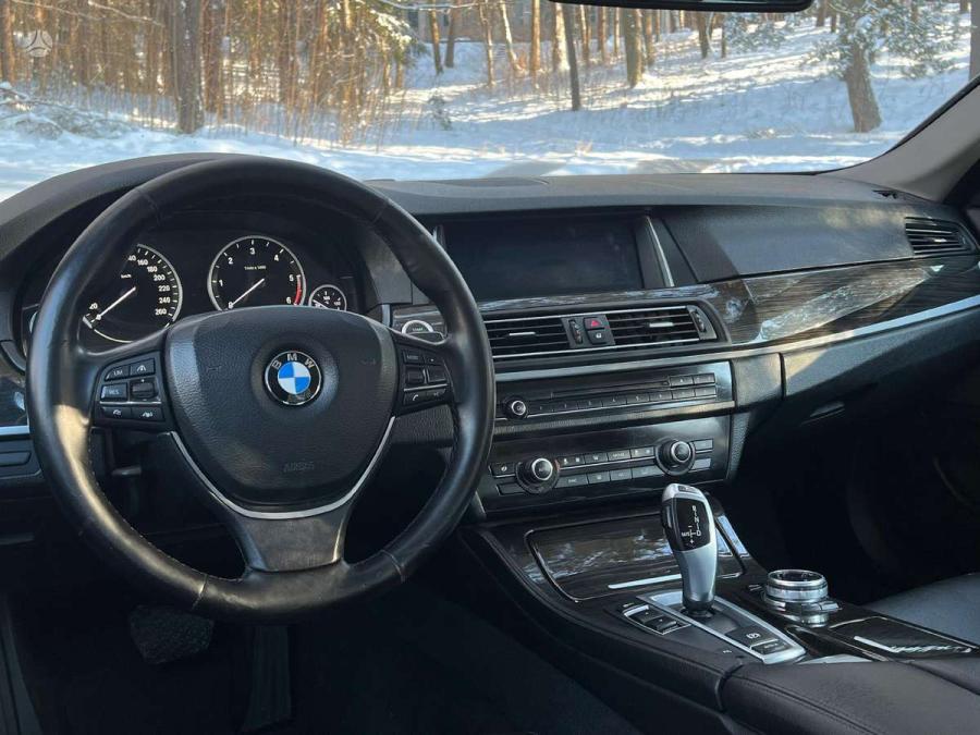 Grey BMW 520 2014 in Vilnius, with an engine capacity of 2.00 L and mileage of 310 thousand km for 9200 €, photo 17 on AUTOMOTO.COM.LV