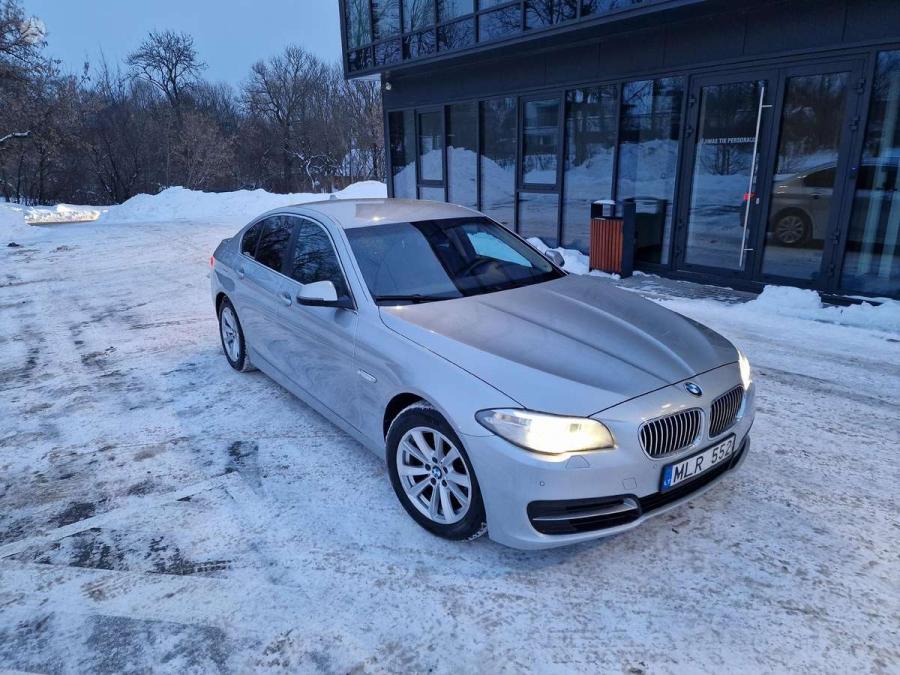 Pelēks BMW 520 2014 Panevēža, ar dzinēja tilpumu 2.00 L un nobraukumu 300 tūkst. km par 9450 €, foto 1 vietnē AUTOMOTO.COM.LV