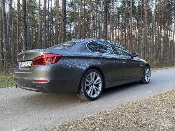Серый БМВ 520 2014 в Вильнюс, объемом двигателя 2.00 л и пробегом 295 тыс. км за 10000 €, фото 3 на AUTOMOTO.COM.LV