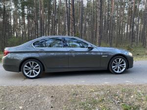 Grey BMW 520 2014 in Vilnius, with an engine capacity of 2.00 L and mileage of 295 thousand km for 10000 €, photo 5 on AUTOMOTO.COM.LV