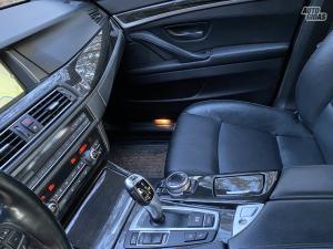 Grey BMW 520 2014 in Vilnius, with an engine capacity of 2.00 L and mileage of 295 thousand km for 10000 €, photo 13 on AUTOMOTO.COM.LV