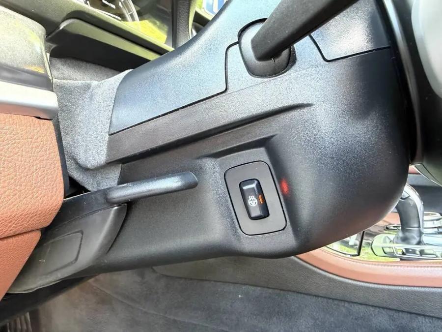 Grey BMW 520 2014 in Rezekne, with an engine capacity of 2.00 L and mileage of 245 thousand km for 7490 €, photo 16 on AUTOMOTO.COM.LV