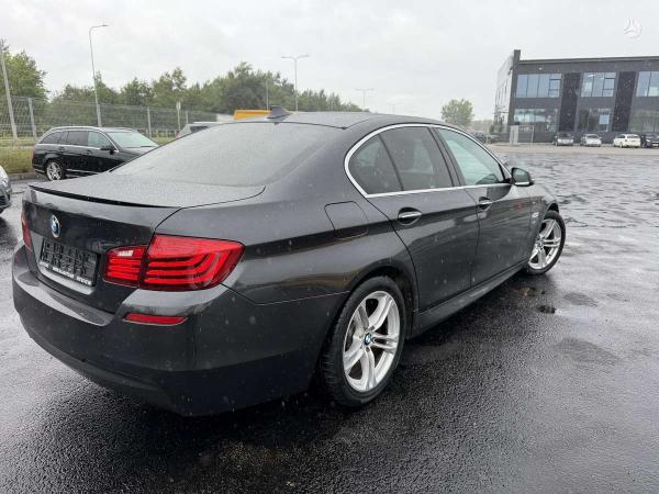Grey BMW 520 2014 in Utena, with an engine capacity of 2.00 L and mileage of 400 thousand km for 6650 €, photo 3 on AUTOMOTO.COM.LV