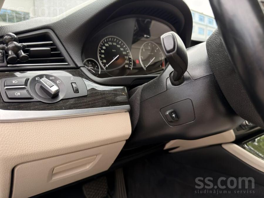 Grey BMW 520 2014 in Riga, with an engine capacity of 2.00 L and mileage of 300 thousand km for 10500 €, photo 14 on AUTOMOTO.COM.LV