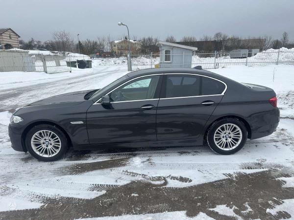 Grey BMW 520 2015 in Vilnius, with an engine capacity of 2.00 L and mileage of 227 thousand km for 11650 €, photo 5 on AUTOMOTO.COM.LV