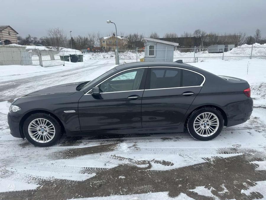 Pelēks BMW 520 2015 Viļņa, ar dzinēja tilpumu 2.00 L un nobraukumu 227 tūkst. km par 11650 €, foto 5 vietnē AUTOMOTO.COM.LV