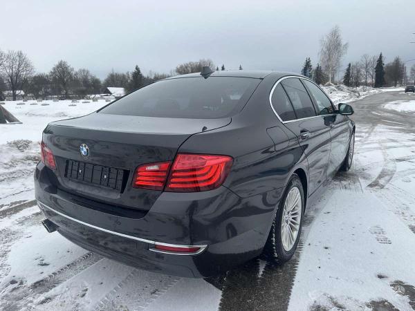 Grey BMW 520 2015 in Vilnius, with an engine capacity of 2.00 L and mileage of 227 thousand km for 11650 €, photo 6 on AUTOMOTO.COM.LV