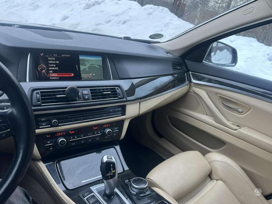 Pelēks BMW 520 2015 Viļņa, ar dzinēja tilpumu 2.00 L un nobraukumu 227 tūkst. km par 11650 €, foto 19 vietnē AUTOMOTO.COM.LV