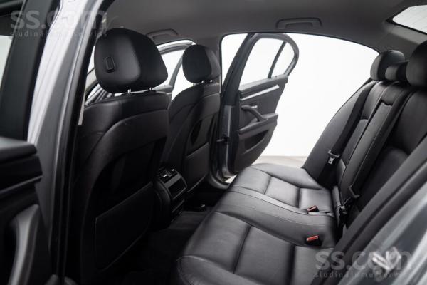 Grey BMW 520 2015 in Tallinn, with an engine capacity of 2.00 L and mileage of 249 thousand km for 11799 €, photo 10 on AUTOMOTO.COM.LV