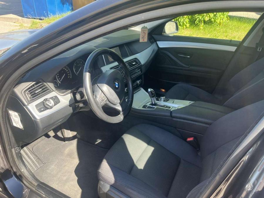 Pelēks BMW 520 2015 Panevēža, ar dzinēja tilpumu 2.00 L un nobraukumu 307 tūkst. km par 7300 €, foto 6 vietnē AUTOMOTO.COM.LV