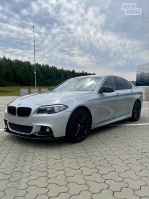 Grey BMW 520 2015 in Vilnius, with an engine capacity of 2.00 L and mileage of 227 thousand km for 12000 €, photo 3 on AUTOMOTO.COM.LV