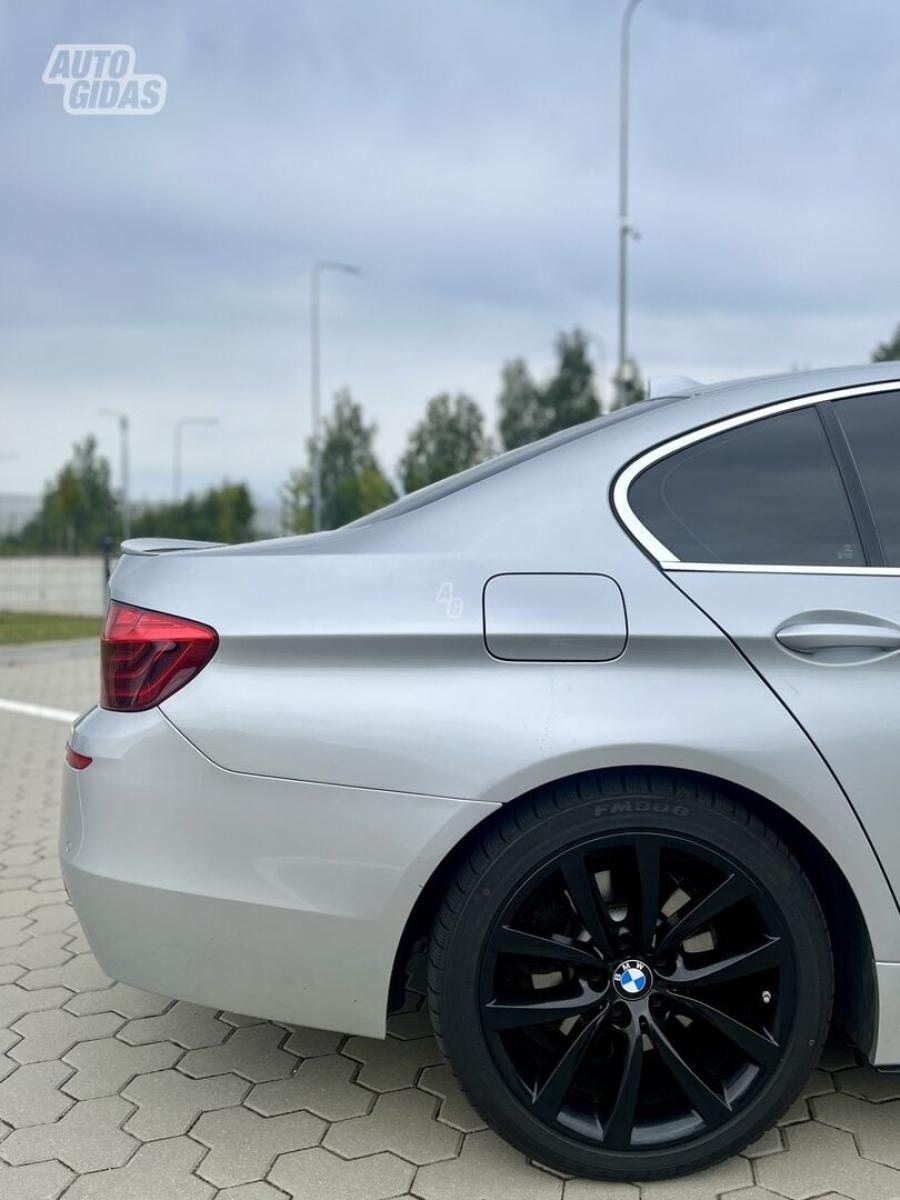 Grey BMW 520 2015 in Vilnius, with an engine capacity of 2.00 L and mileage of 227 thousand km for 12000 €, photo 10 on AUTOMOTO.COM.LV