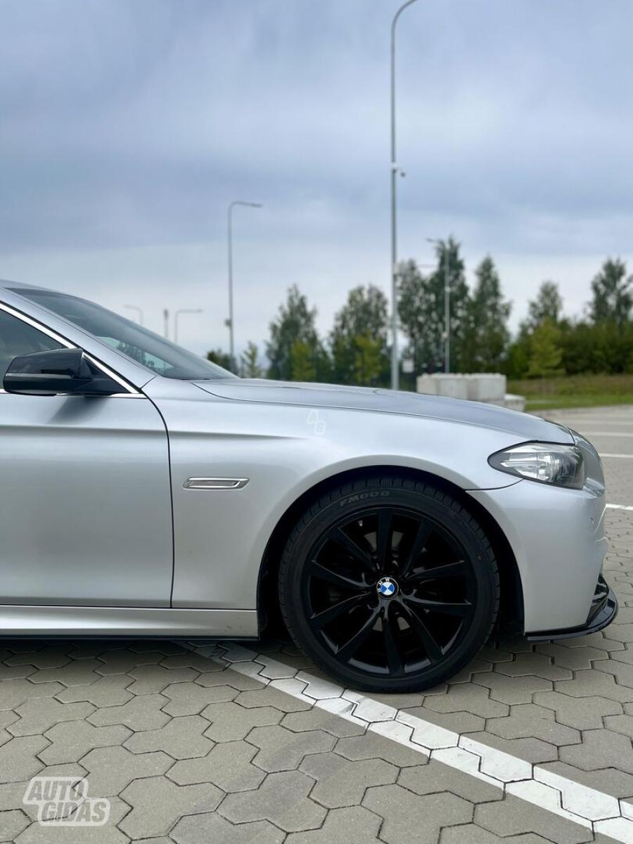 Grey BMW 520 2015 in Vilnius, with an engine capacity of 2.00 L and mileage of 227 thousand km for 12000 €, photo 12 on AUTOMOTO.COM.LV