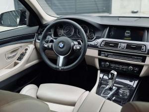 Grey BMW 520 2015 in Kaunas, with an engine capacity of 2.00 L and mileage of 227 thousand km for 13400 €, photo 3 on AUTOMOTO.COM.LV