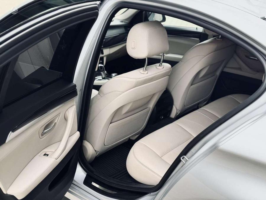 Grey BMW 520 2015 in Kaunas, with an engine capacity of 2.00 L and mileage of 227 thousand km for 13400 €, photo 16 on AUTOMOTO.COM.LV