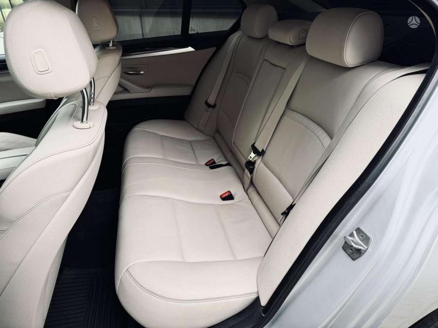 Grey BMW 520 2015 in Kaunas, with an engine capacity of 2.00 L and mileage of 227 thousand km for 13400 €, photo 17 on AUTOMOTO.COM.LV