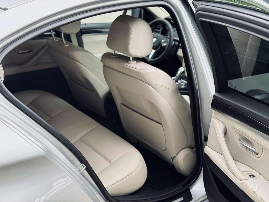 Grey BMW 520 2015 in Kaunas, with an engine capacity of 2.00 L and mileage of 227 thousand km for 13400 €, photo 18 on AUTOMOTO.COM.LV