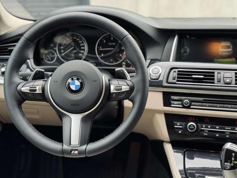 Grey BMW 520 2015 in Kaunas, with an engine capacity of 2.00 L and mileage of 227 thousand km for 13400 €, photo 21 on AUTOMOTO.COM.LV