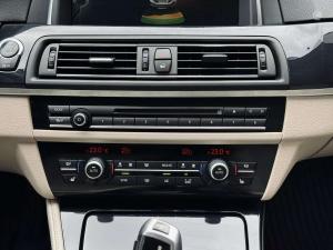 Grey BMW 520 2015 in Kaunas, with an engine capacity of 2.00 L and mileage of 227 thousand km for 13400 €, photo 27 on AUTOMOTO.COM.LV